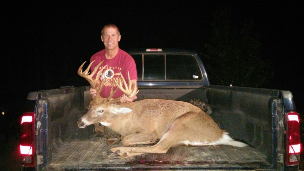 Virginia Bowhunter Shoots 21-Point Buck - Big Deer