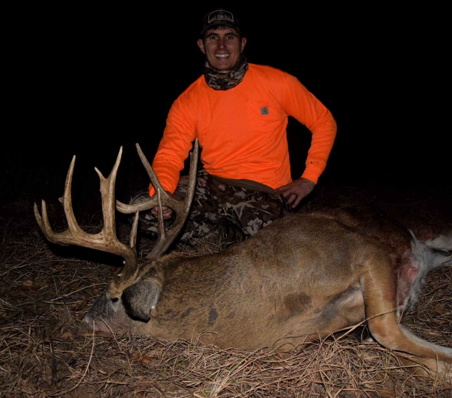 Illinois Bowhunter Bags 302-Pound Buck - Big Deer
